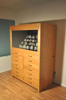 Building a Fluorescent Mineral Display